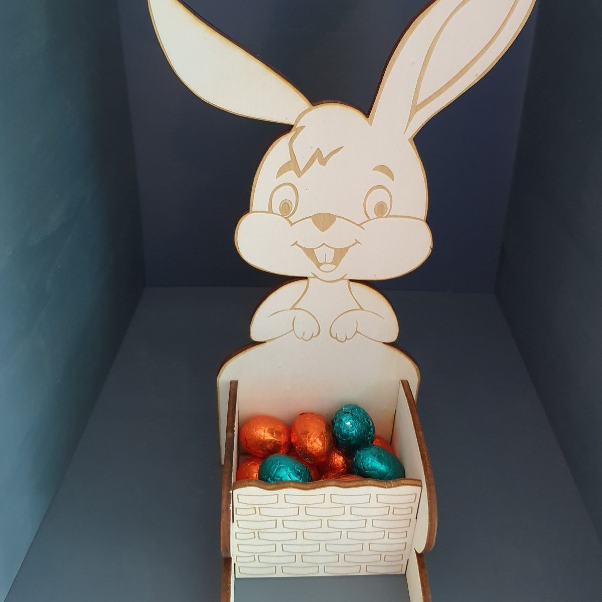 Houten Paashaas met mandje bouwpakket - Bijzondergemaakt